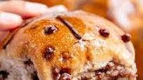 15 Chocolate Chip Hot Cross Bun Recipe - Selected Recipes